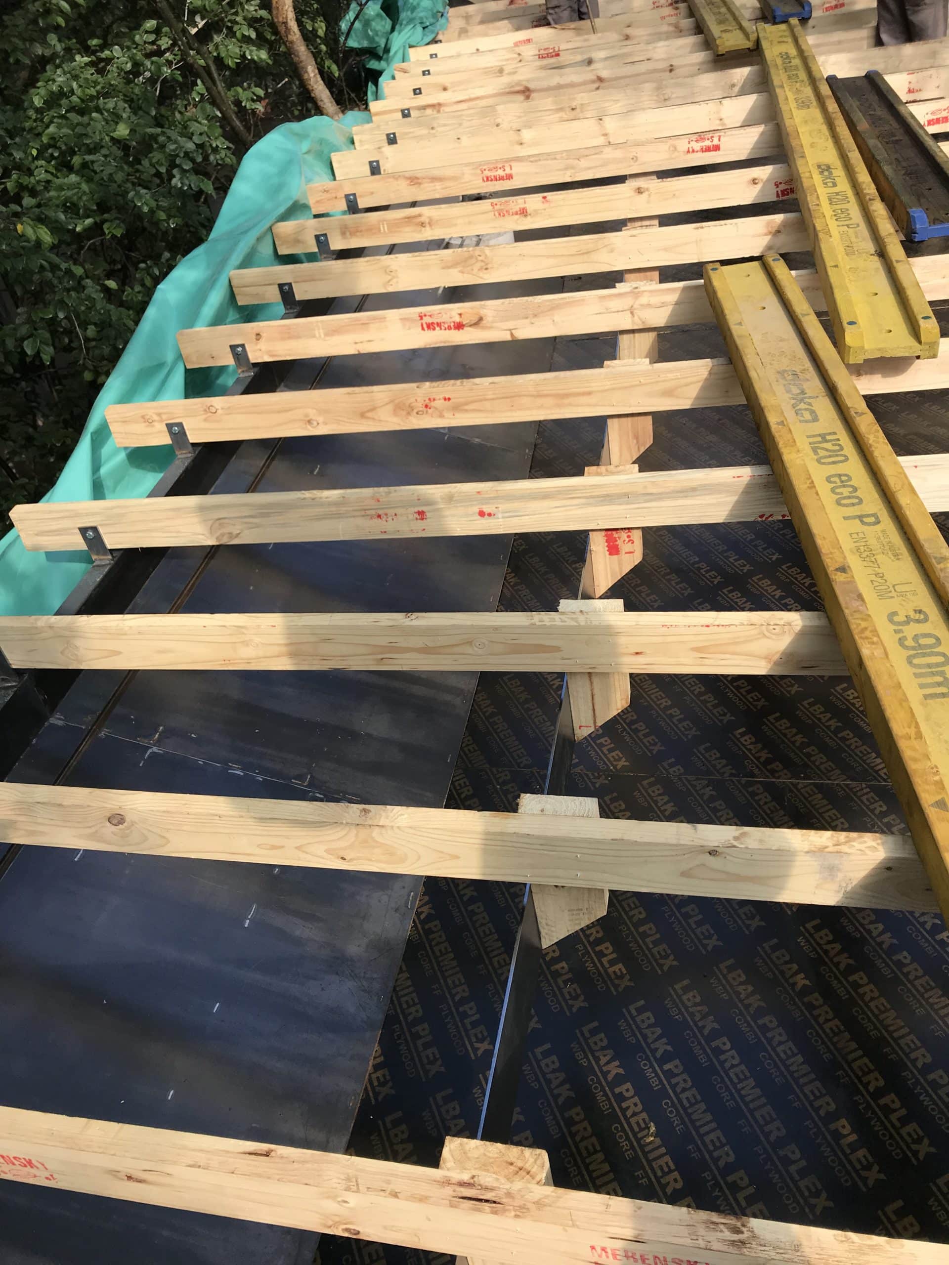 Constructing a Raking, Curved Off-Shutter Concrete Roof - ELEMENTO